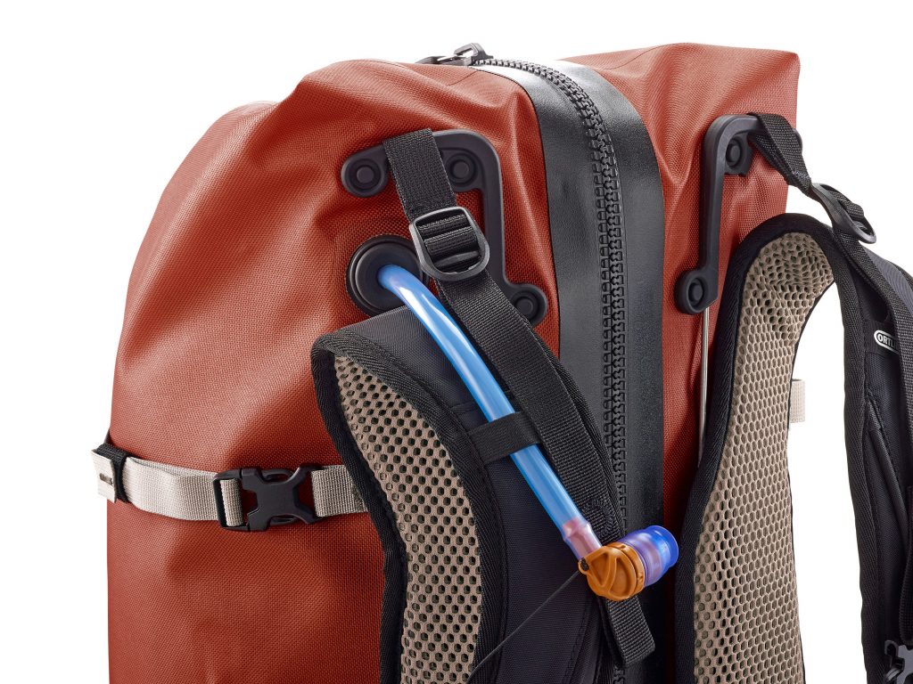 ATRACK HYDRATION SYSTEM - Ortlieb USA